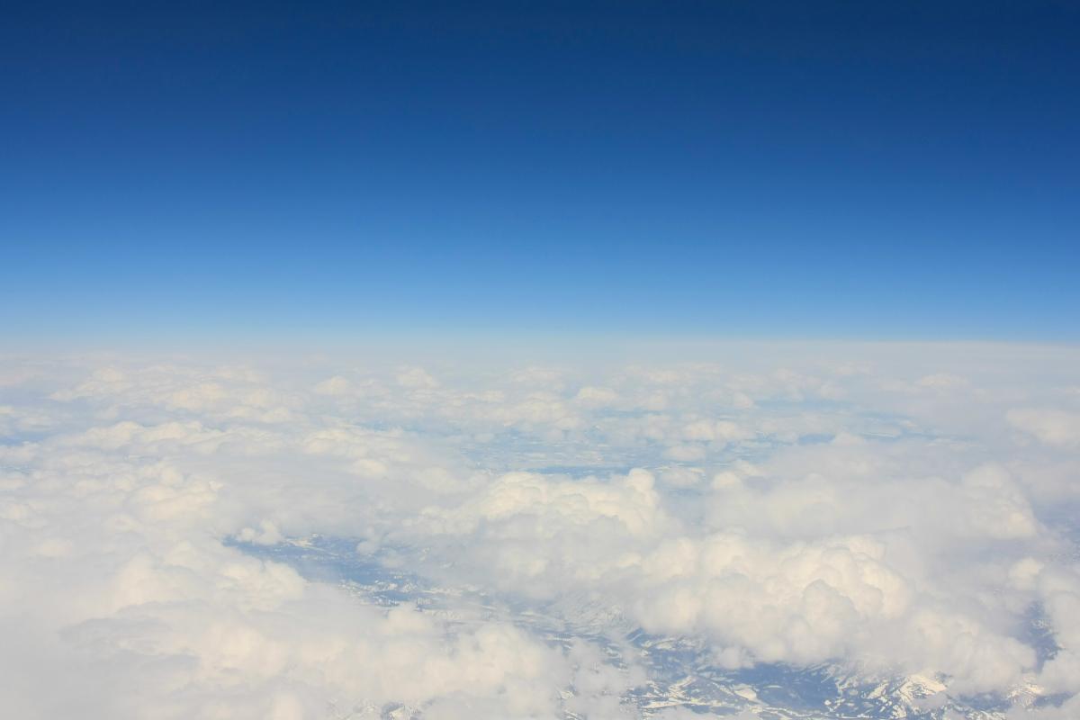 Stratosphère : définition, altitude, température et fonction