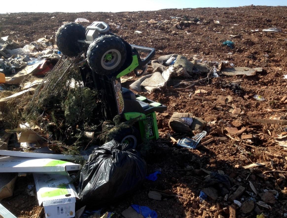 La POLLUTION du SOL - Causes, Conséquences et Solutions