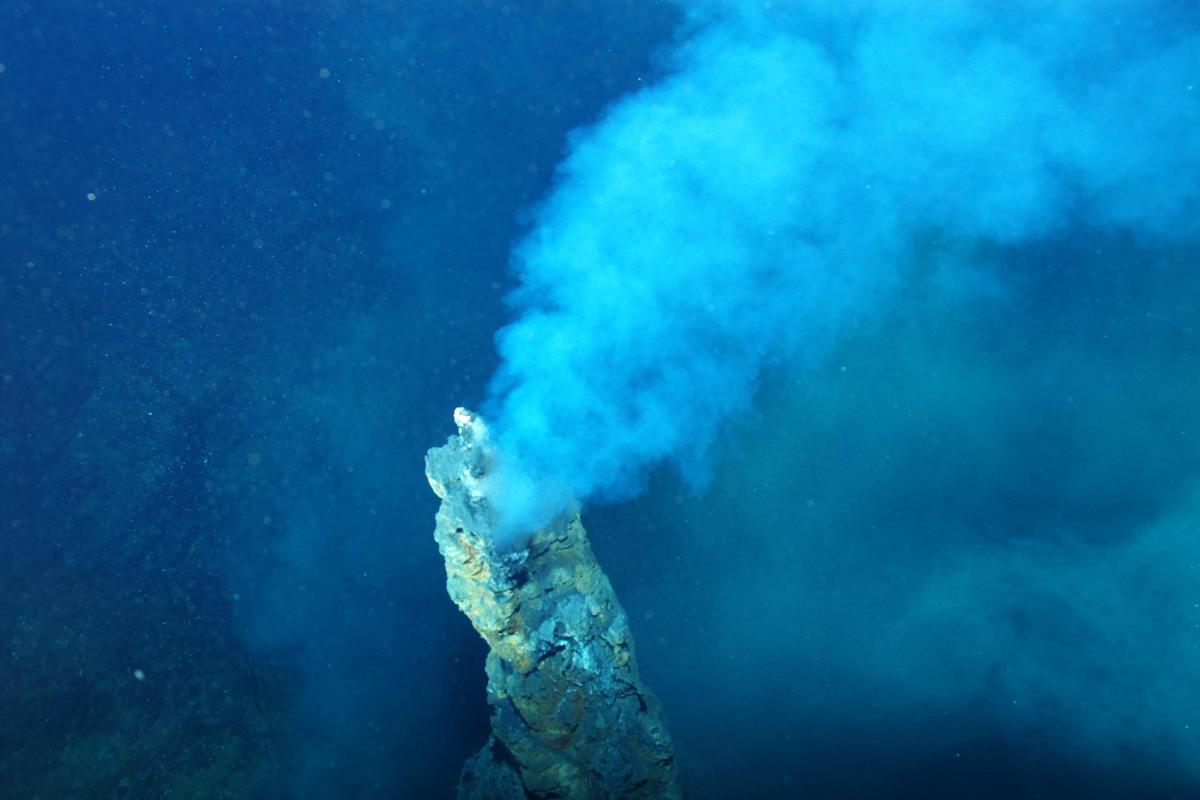 Cheminée hydrothermale ou source hydrothermale : Définition et formation