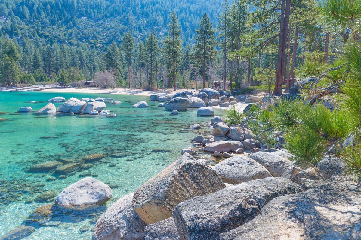 Lac : définition, caractéristiques et types